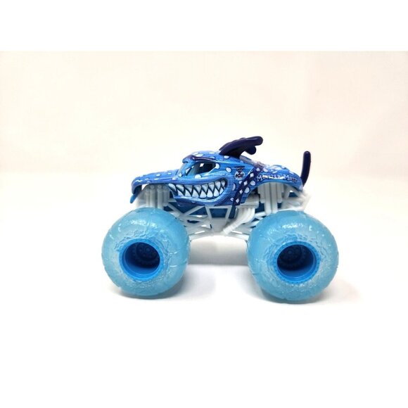 Spin Master | Toys | 224 Monster Jam Fire Ice Monster Mutt Monster ...